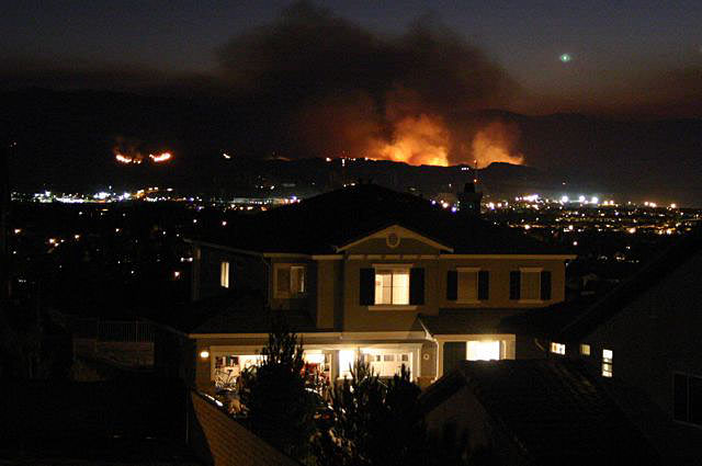Stevenson Ranch Fire At Night ‣ In The Viewfinder